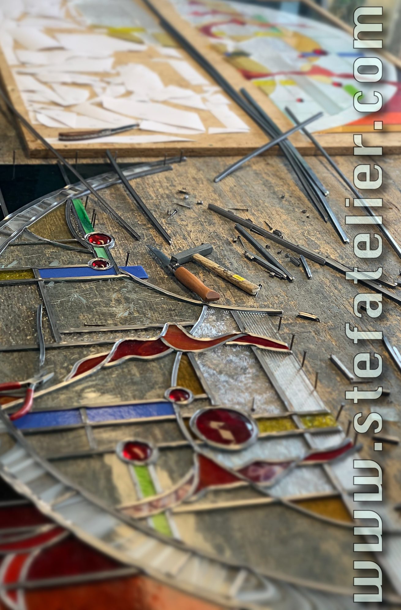 Vitrail moderne pour double porte – Stef Atelier Vitraux d art