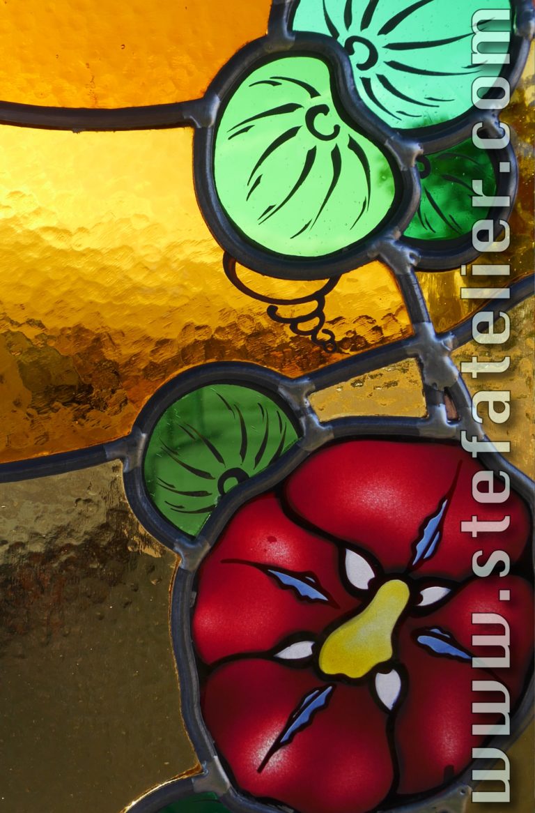 Vitrail aux fleurs gravées – Stef Atelier Vitraux d art
