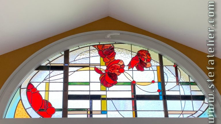 Imposte vitrail art déco fleurs rouges – Stef Atelier Vitraux d art
