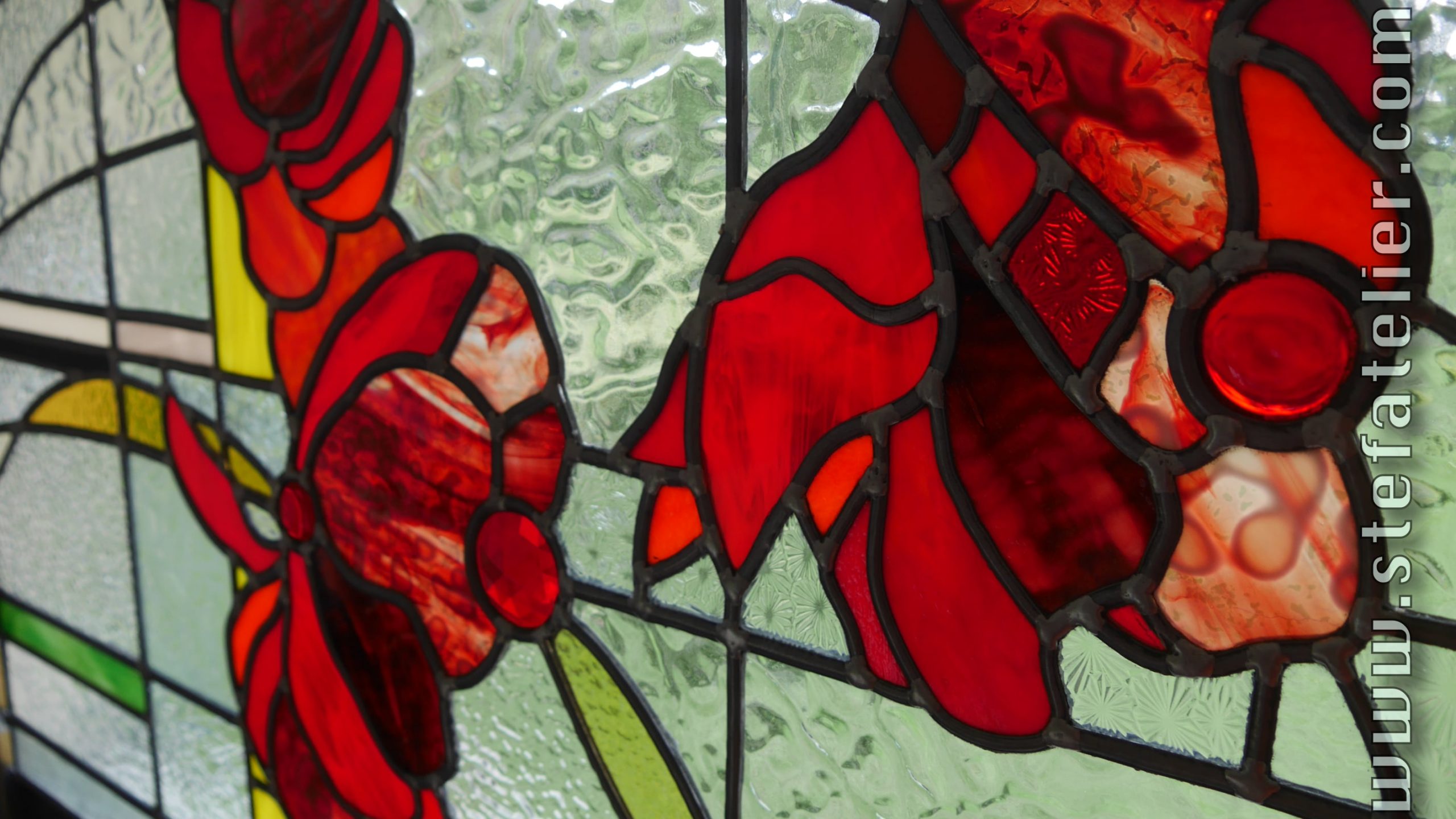 Imposte vitrail art déco fleurs rouges – Stef Atelier Vitraux d art